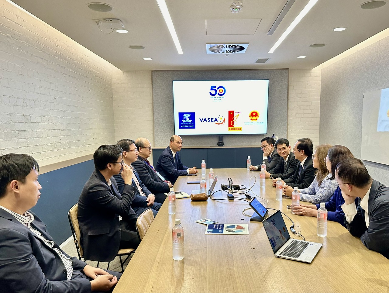 VASEA signed a cooperation agreement with Hanoi University of Science ...