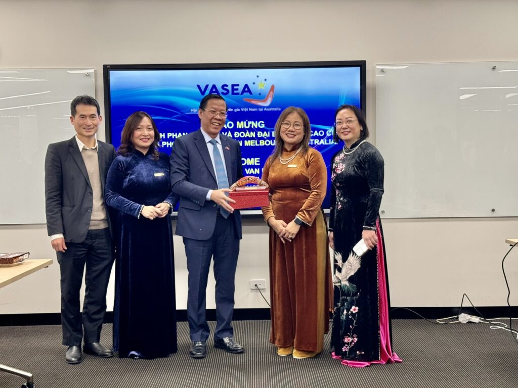 VASEA welcome Chairman Phan Van Mai and HoChiMinh City high ranking ...